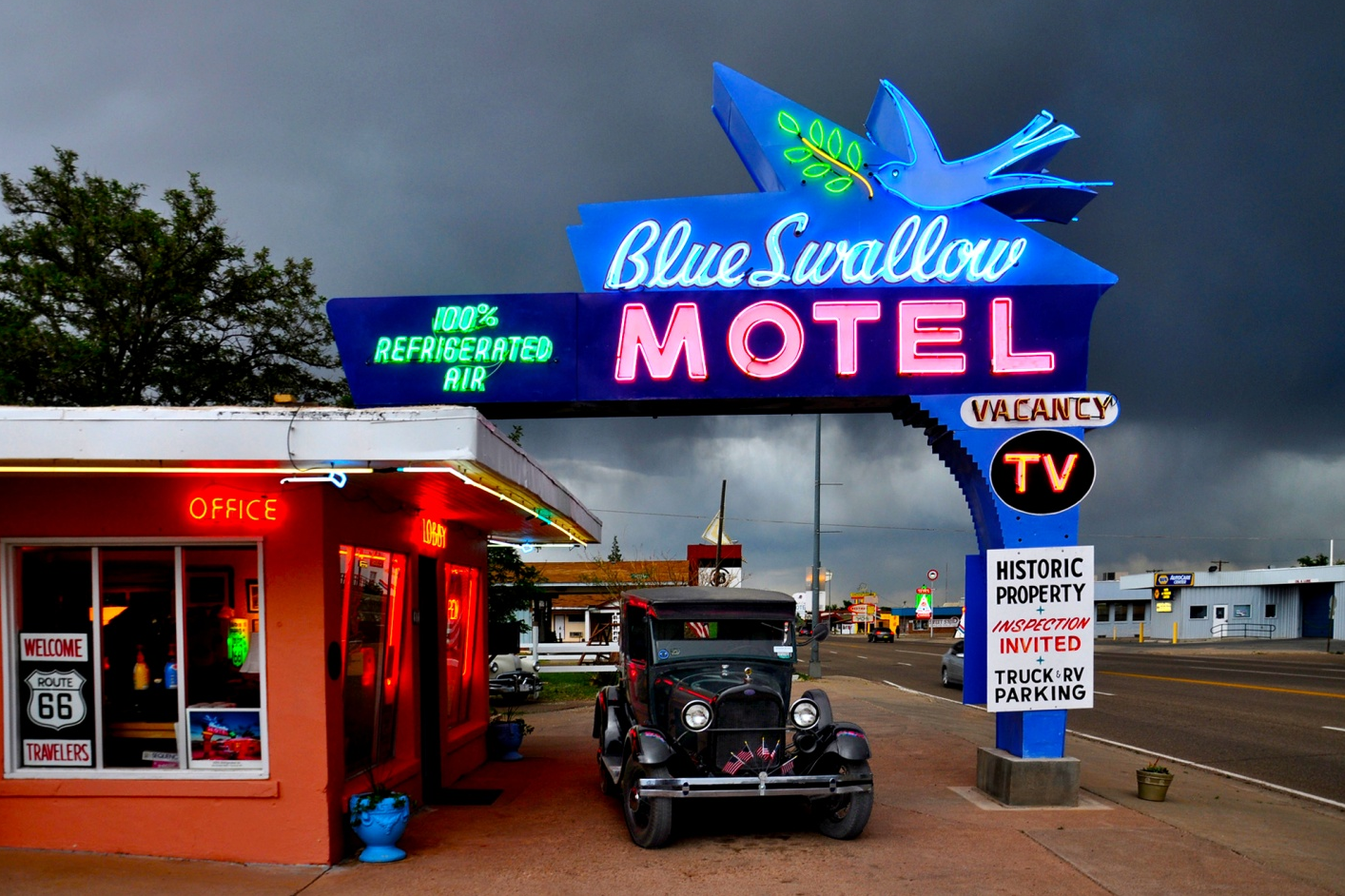 Michael L. Woodruff: “Motels” – GHLL